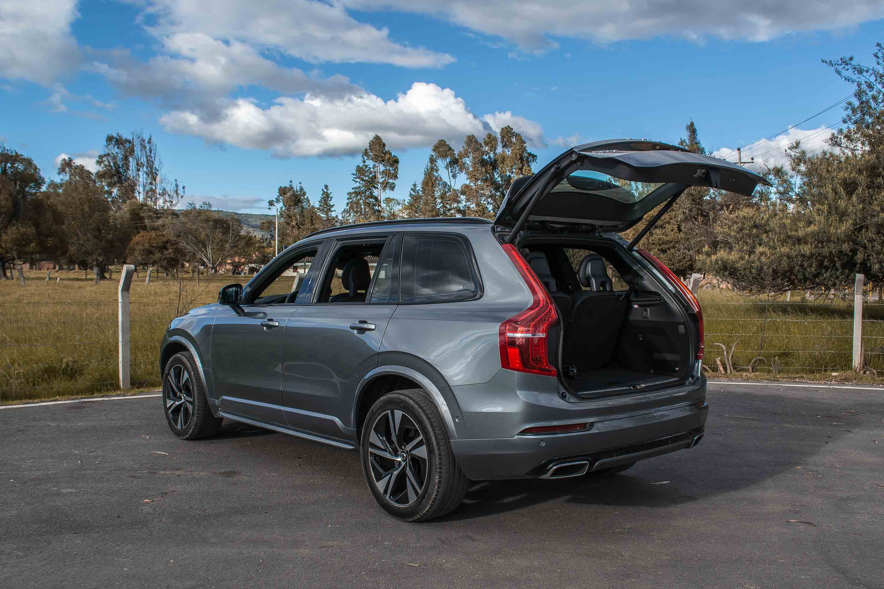 Volvo XC90 T6 R Design: Todo un buque de elegancia y diseño - Fuel Car ...