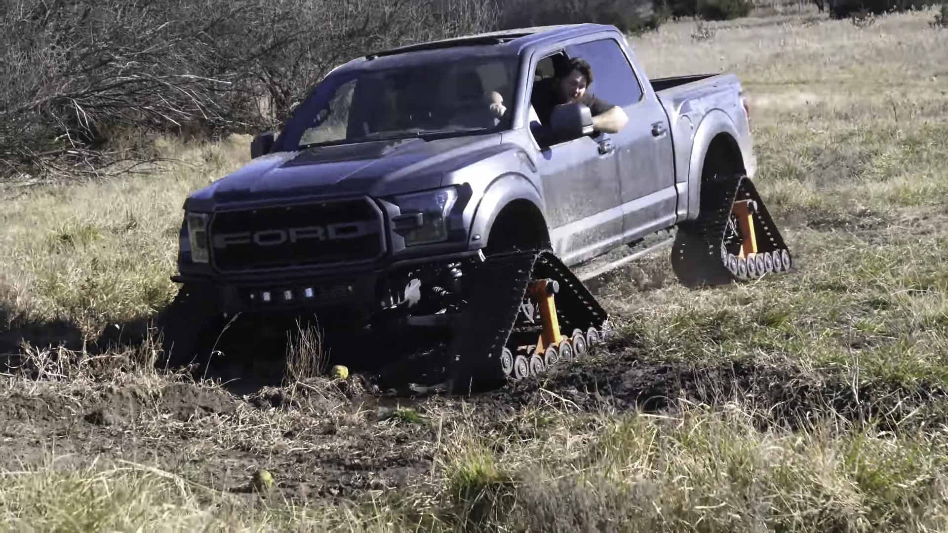 VIDEO: Esta Ford F-150 Raptor con orugas de tanque es todo lo que ...