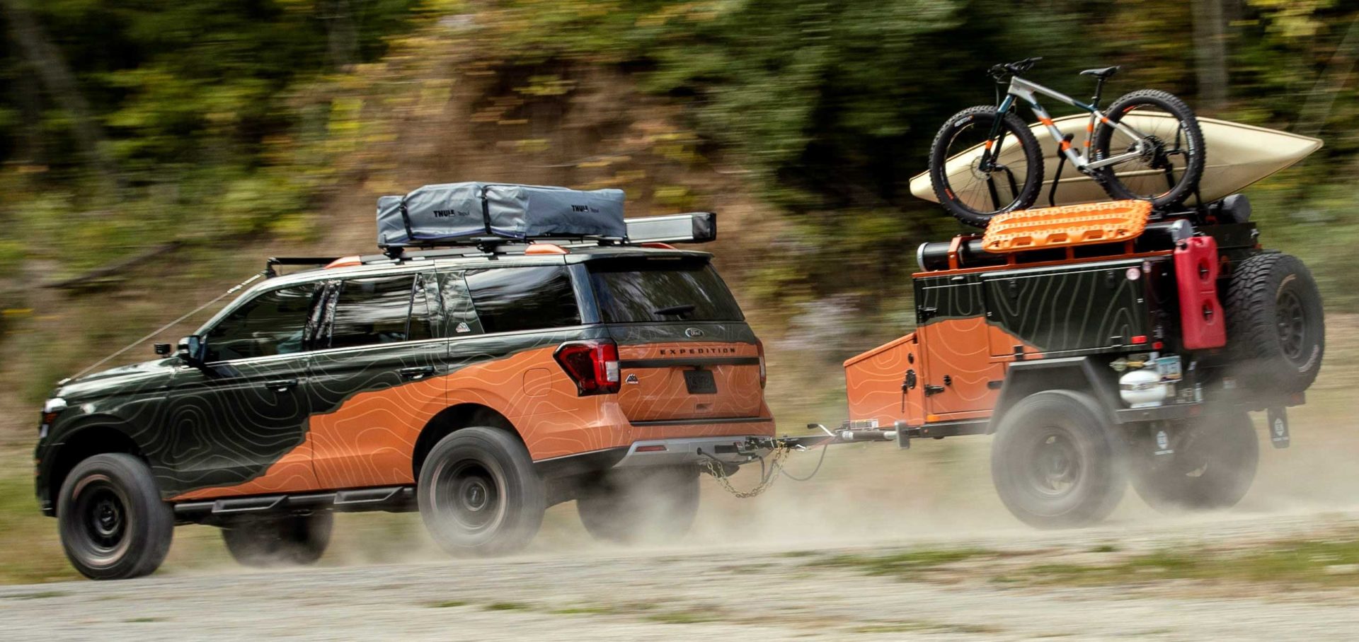 “Caza-dinosaurios XL”: Ford podría hacer una Expedition Raptor off-road ...