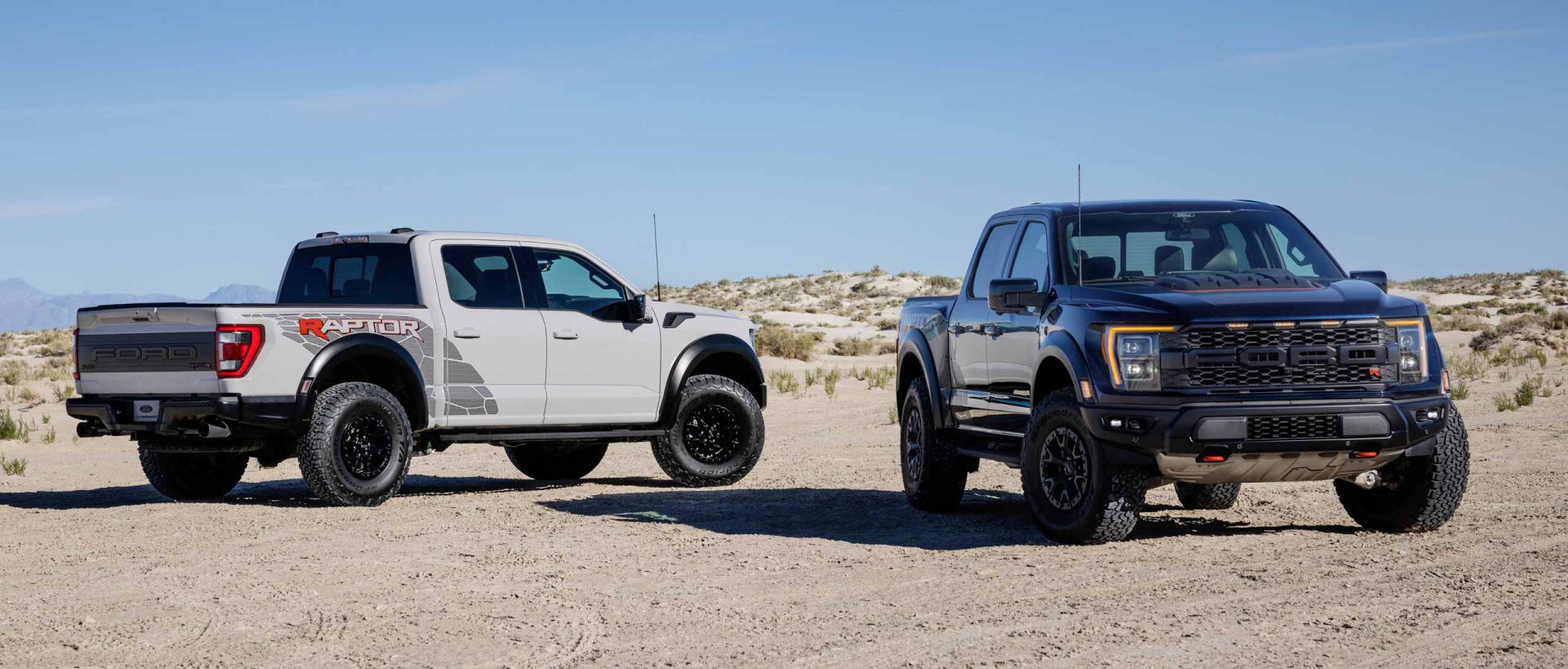 La RAM 1500 TRX tiembla con los 700 hp de la poderosa Ford F-150 Raptor ...