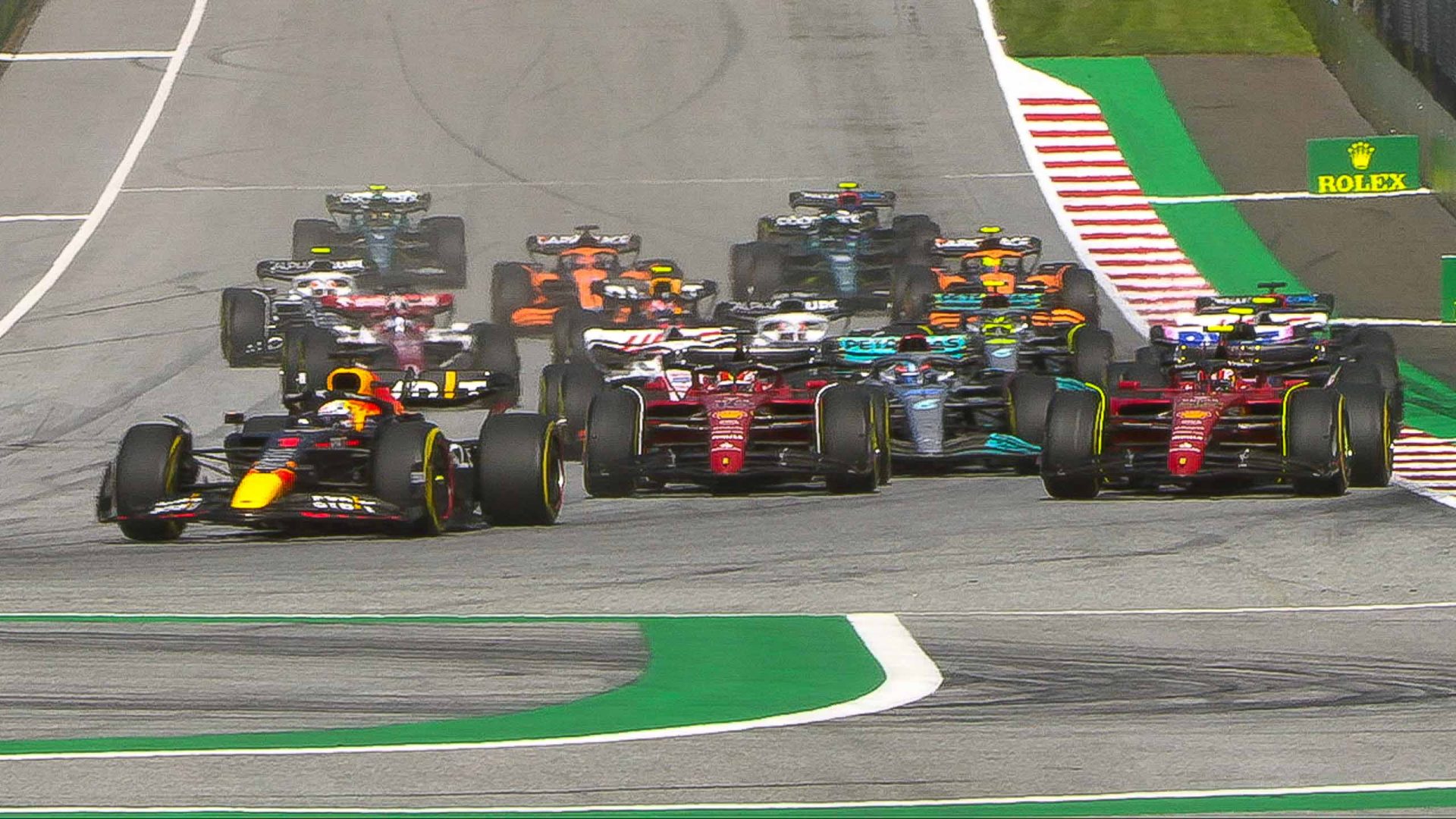 Max Verstappen no suelta la victoria y domina el sprint del Gran Premio de Austria - Fuel Car ...