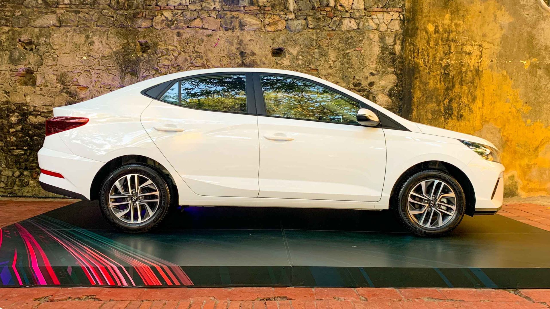 El Hyundai HB20 se actualiza en Colombia con un nuevo rostro y más ...