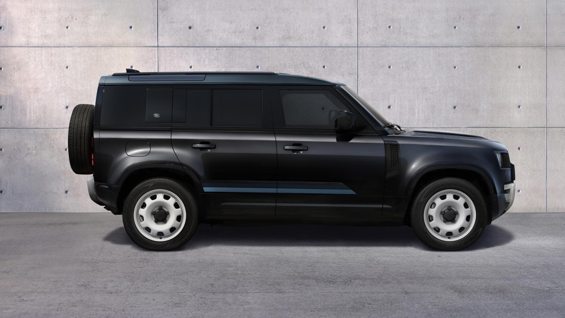 Largo y con ocho cilindros: ahora el Land Rover Defender 130 viene con ...