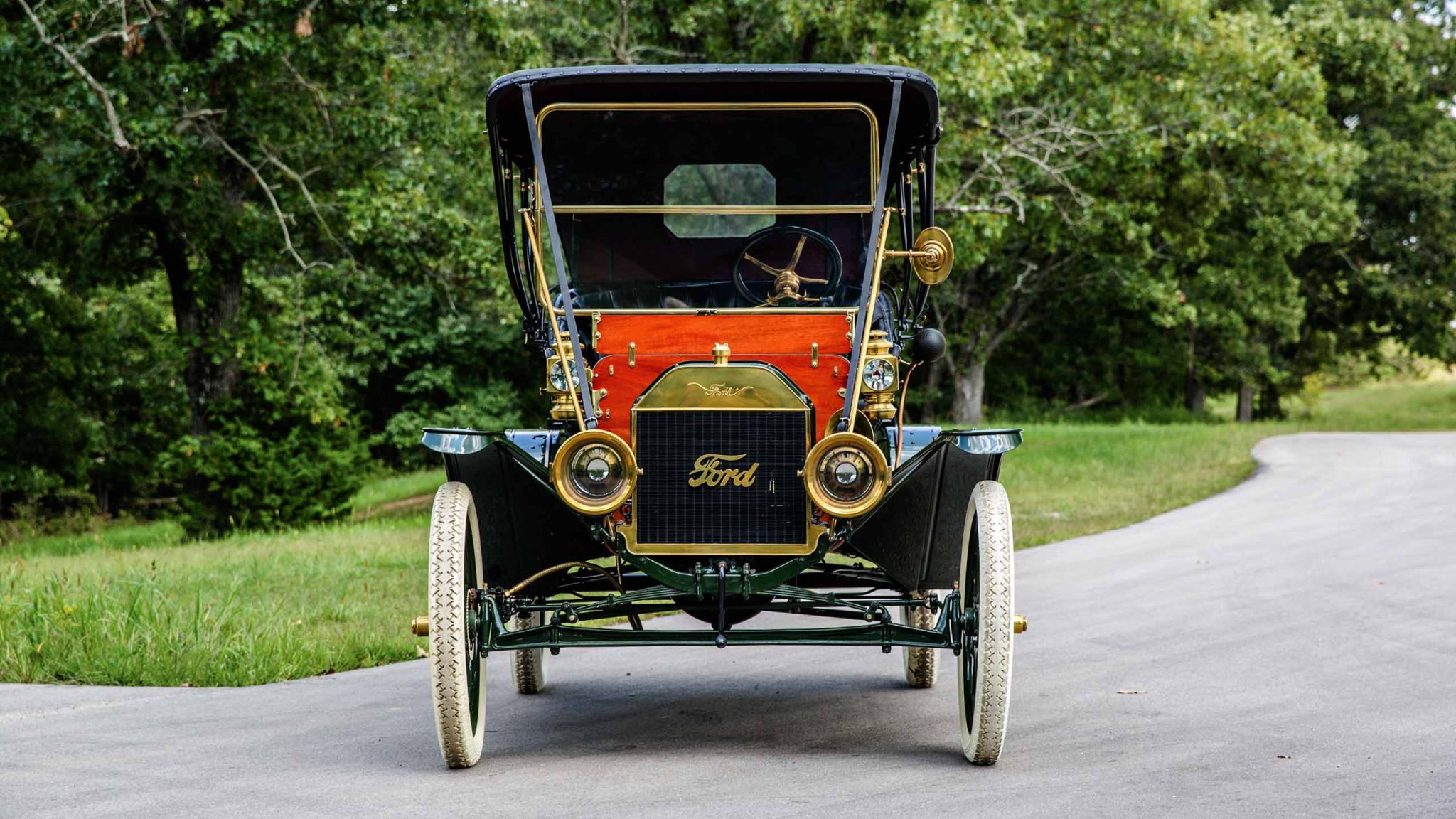 Hace 50 años Ford casi cambia su icónico óvalo azul por un logo “más ...