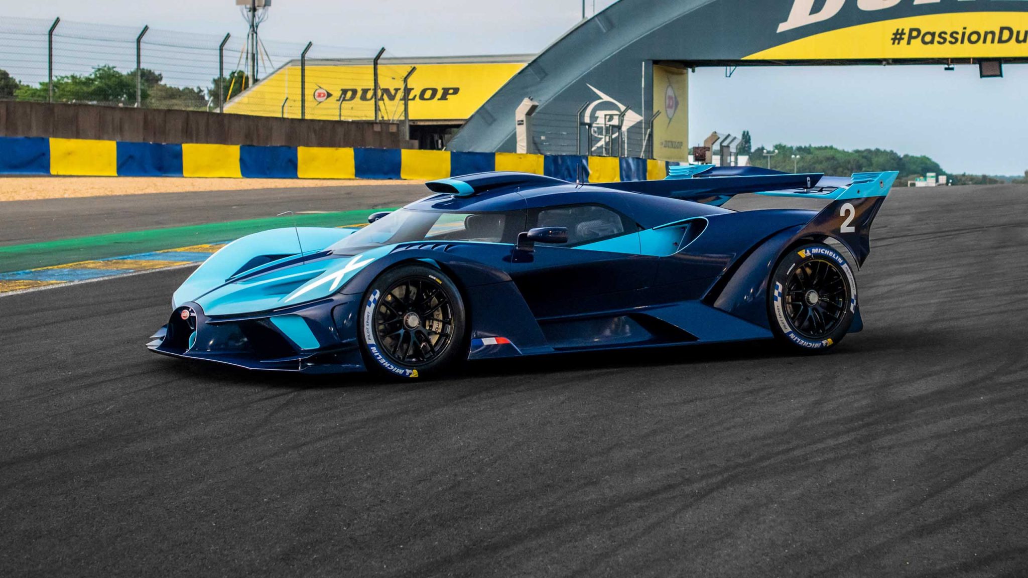 Así luce el Bugatti Bolide con su chasis en fibra de carbono al desnudo ...