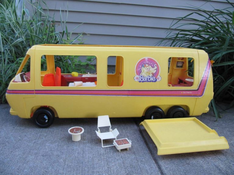 Ranking: los 7 autos más interesantes que ha conducido Barbie en su ...