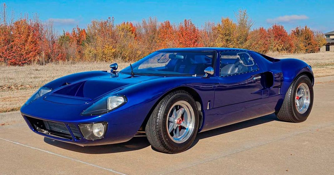 Siéntase estrella de cine con uno de los Ford GT40 que protagonizó Ford ...
