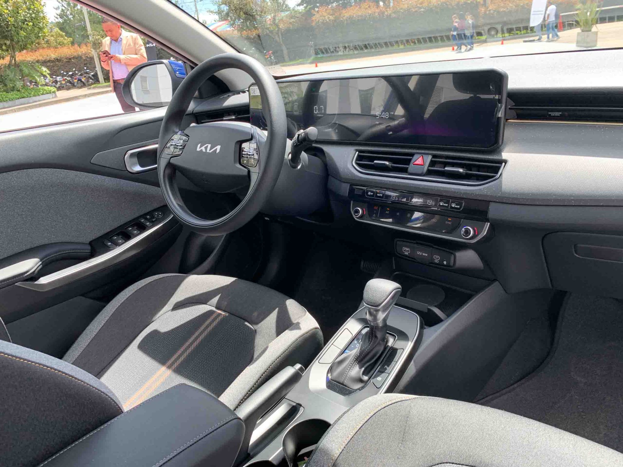 Kia estrena de forma oficial al atractivo K3 sedán 2024 en Colombia - Fuel Car Magazine