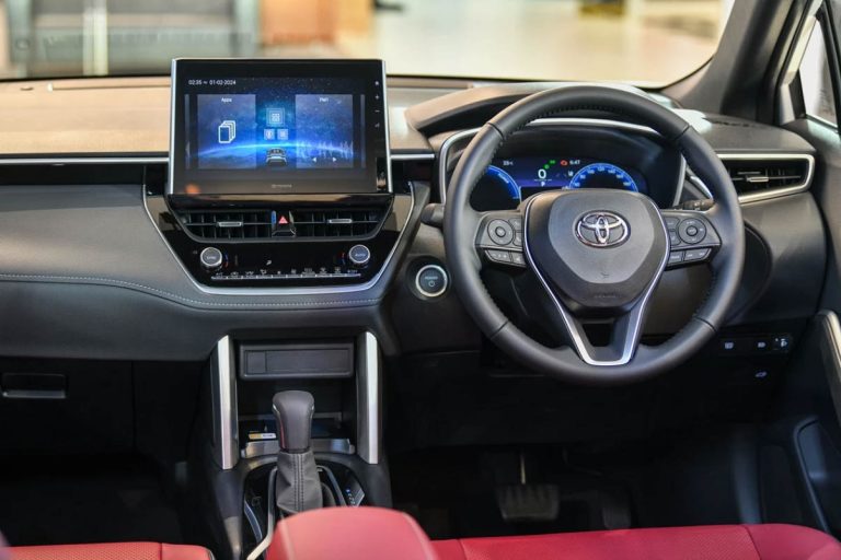 Conozca la nueva actualización del Toyota Corolla Cross 2025 - Fuel Car Magazine