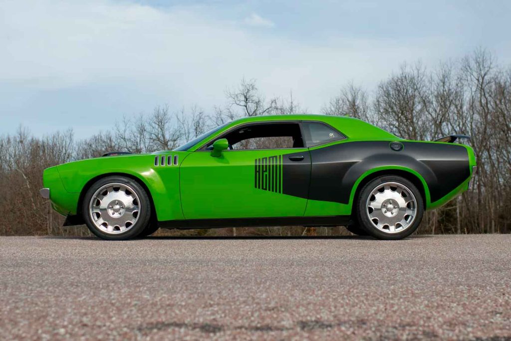 Este Plymouth Barracuda con ADN de Dodge Challenger moderno viene de un ...