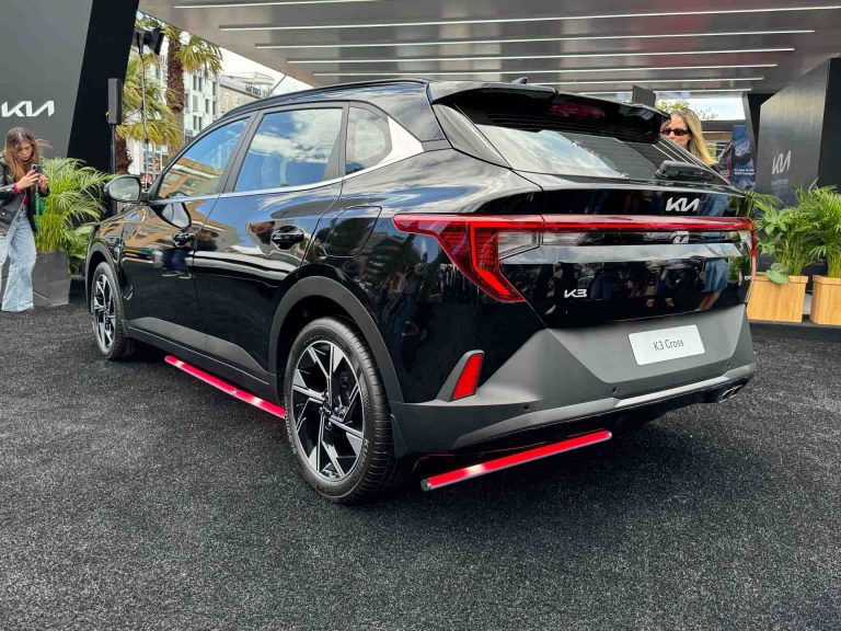 Así es el Kia K3 Cross 2025, el hatchback con aire aventurero que llega ...