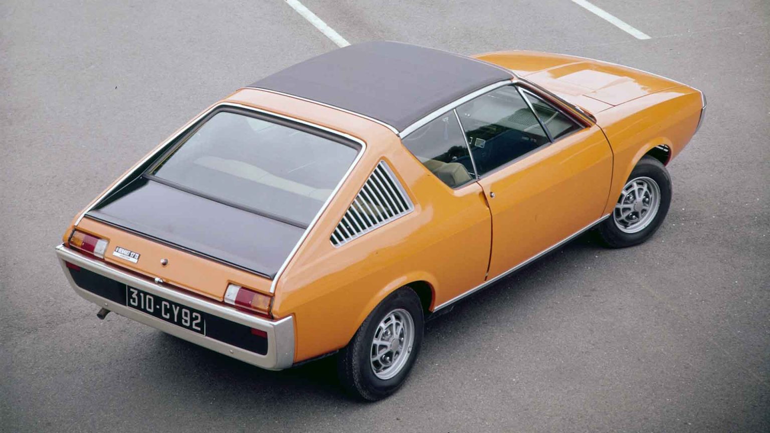 El Renault 17 está de regreso como un concepto retro-futurista café y muy eléctrico - Fuel Car ...