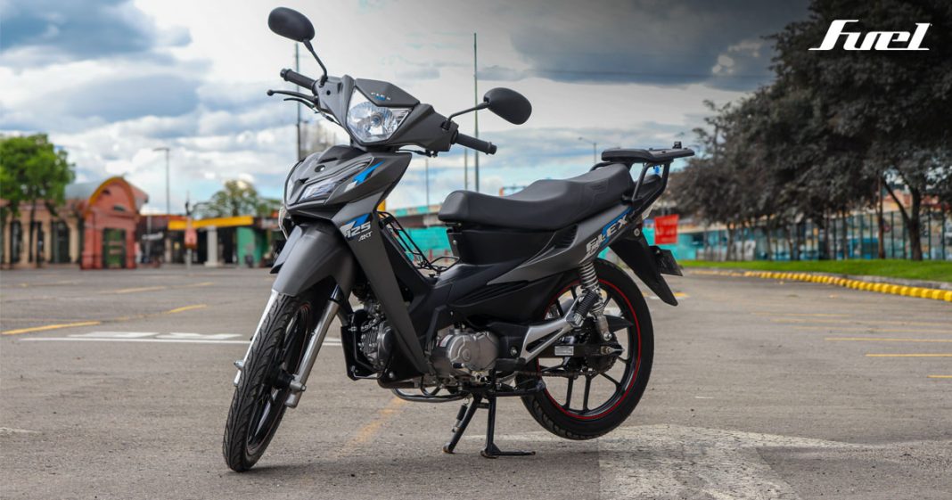 Review: la AKT Flex 125 es una buena primera moto, pero tiene su truco ...